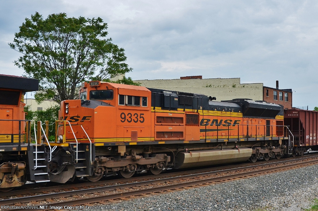 BNSF 9335
